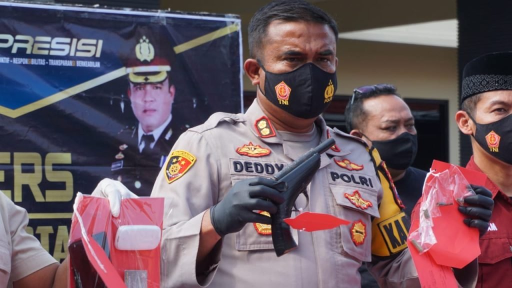 Mengenal Pistol Glock 17, Senpi yang Digunakan Bharada E | Lentera ...
