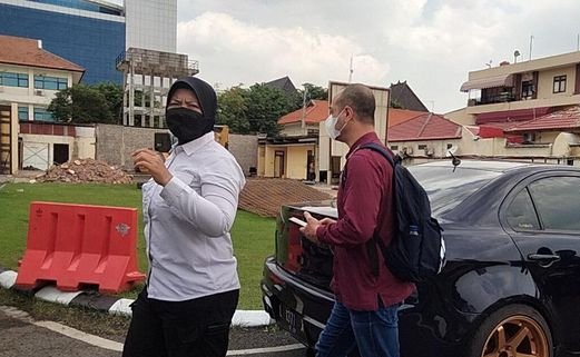 Jadi Korban KDRT, Venna Melinda Laporkan Suami Ke Polda Jatim | Lentera Inspiratif